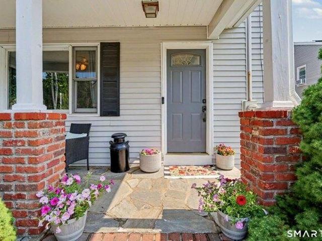 house with 3 bedroom, Shelton CT ES104810120