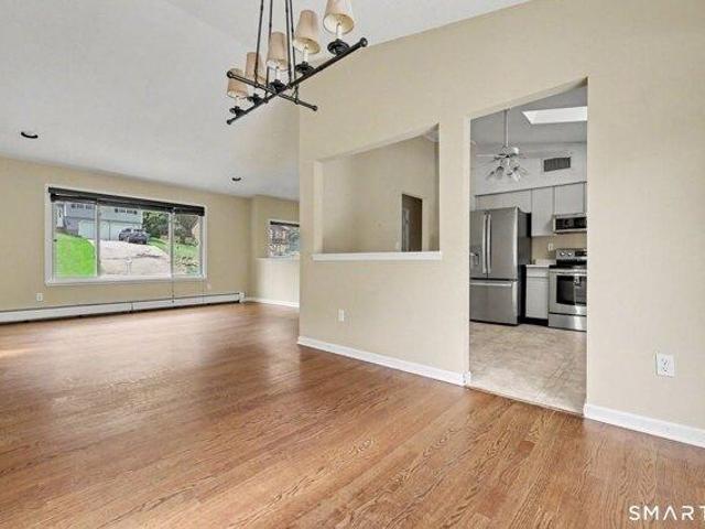 house with 3 bedroom, Shelton CT ES105113687