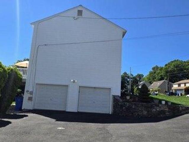 house with 3 bedroom, Shelton CT ES105160496