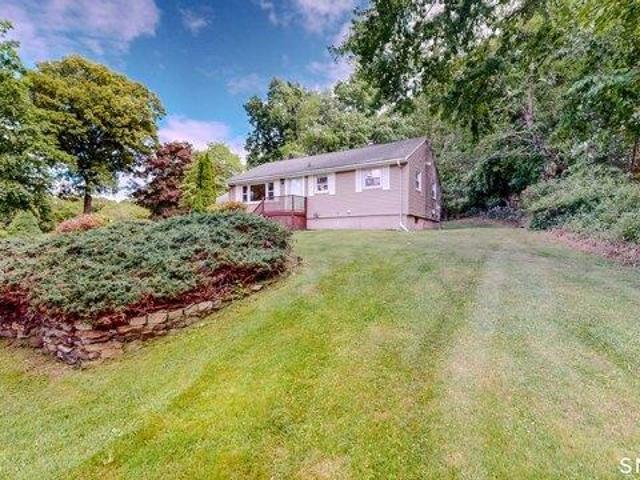 house with 3 bedroom, Shelton CT ES103437115