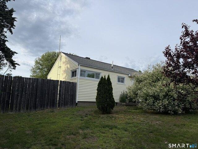 house with 3 bedroom, Shelton CT ES103433530