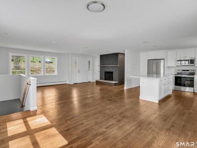 house with 3 bedroom, Shelton CT ES103603298
