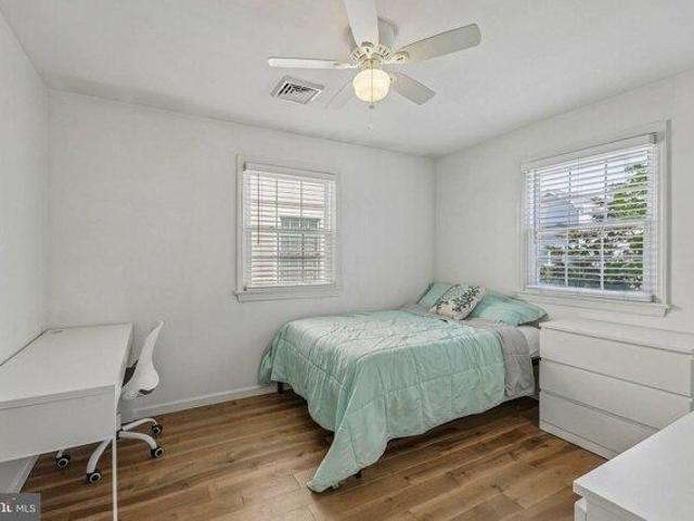 house with 3 bedroom, Ship Bottom NJ ES104720887