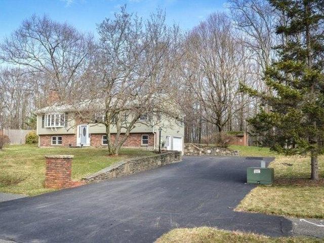 house with 3 bedroom, Shrewsbury MA DLS102373046
