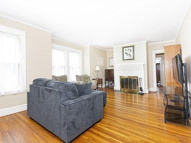 house with 3 bedroom, Shrewsbury MA DS102410156