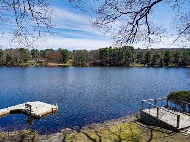 house with 3 bedroom, Shrewsbury MA DS102592258
