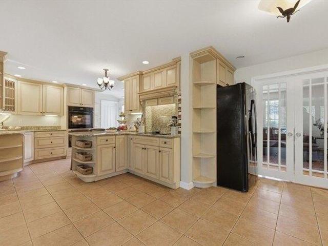 house with 3 bedroom, Shrewsbury MA DS103074923