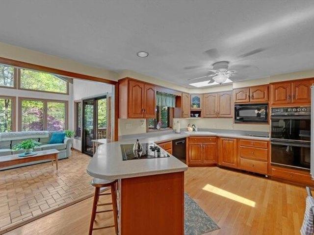 house with 3 bedroom, Shrewsbury MA DS103072806