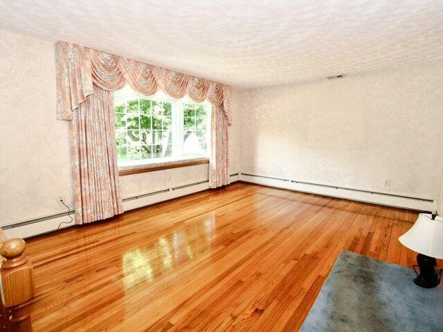 house with 3 bedroom, Shrewsbury MA DS103806971