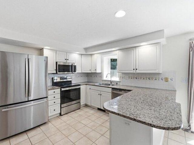 house with 3 bedroom, Shrewsbury MA ES104789765