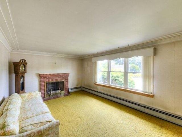 house with 3 bedroom, Shrewsbury MA ES104790193