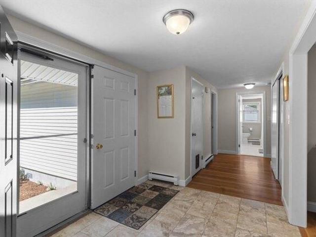 house with 3 bedroom, Shrewsbury MA ES104792086
