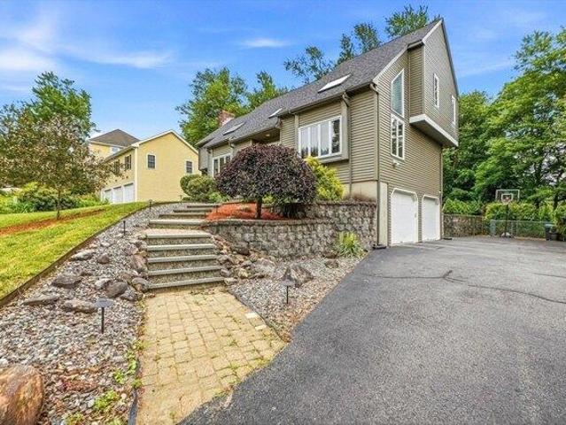 house with 3 bedroom, Shrewsbury MA ES104832265