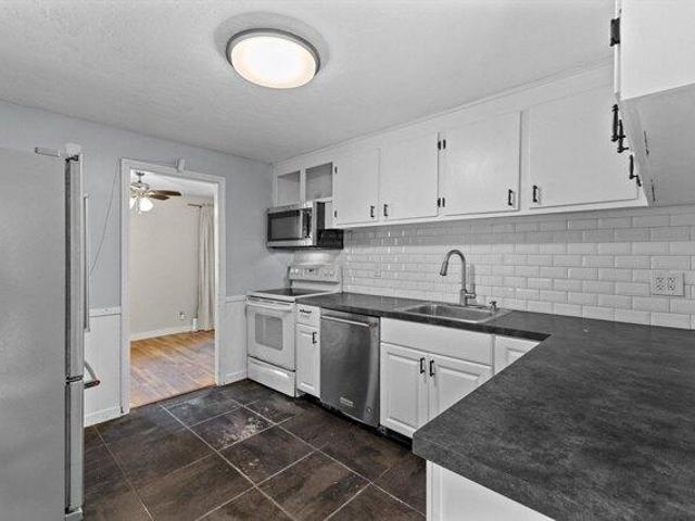 house with 3 bedroom, Shrewsbury MA ES104848784