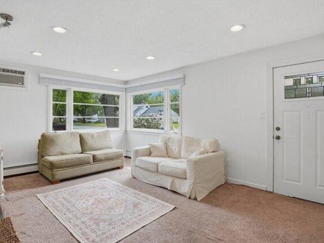 house with 3 bedroom, Shrewsbury MA ES103500147