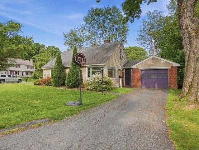 house with 3 bedroom, Shrewsbury MA ES103774332
