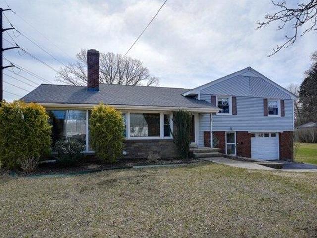 house with 3 bedroom, Shrewsbury MA ES103809923