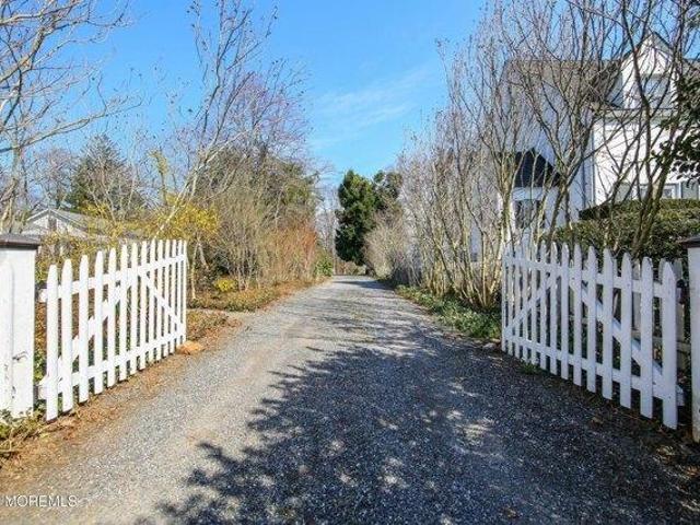 house with 3 bedroom, Shrewsbury NJ DS103604170