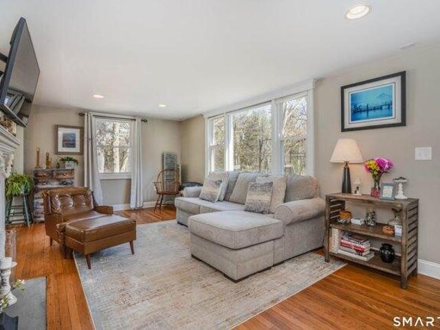 house with 3 bedroom, Simsbury CT DS101899318
