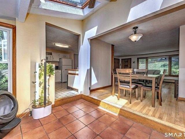 house with 3 bedroom, Simsbury CT DS104149375