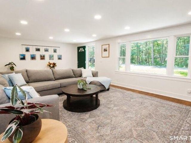 house with 3 bedroom, Simsbury CT ES103431241