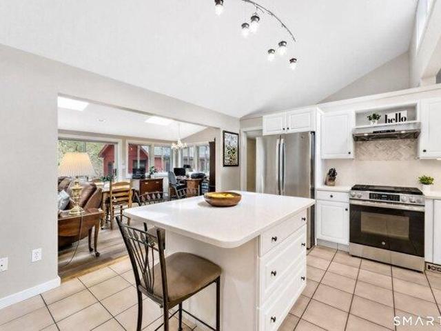 house with 3 bedroom, Simsbury CT ES103439840