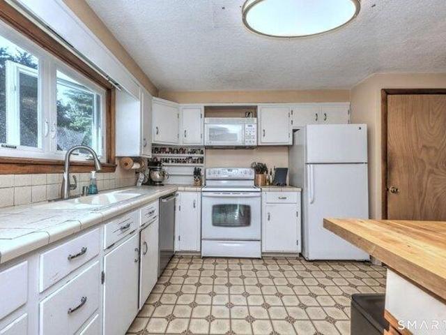 house with 3 bedroom, Simsbury CT ES104810995
