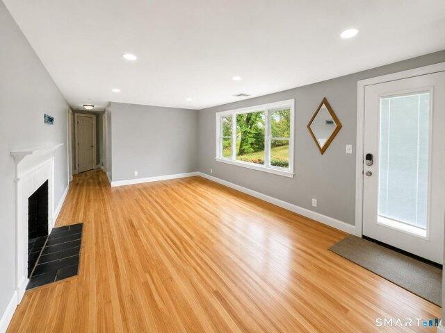 house with 3 bedroom, Simsbury CT ES104834232