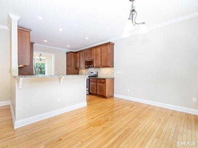 house with 3 bedroom, Simsbury CT ES105106056