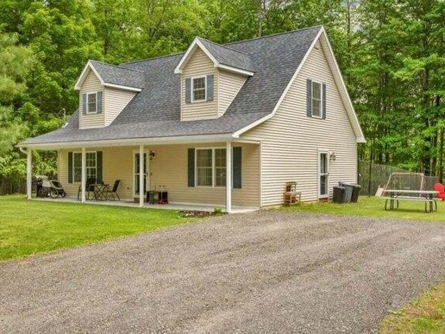 house with 3 bedroom, Sidney ME DS103033539