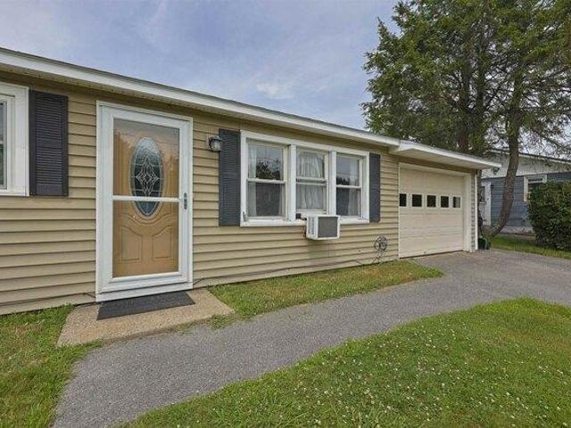 house with 3 bedroom, Somersworth NH DS103927401