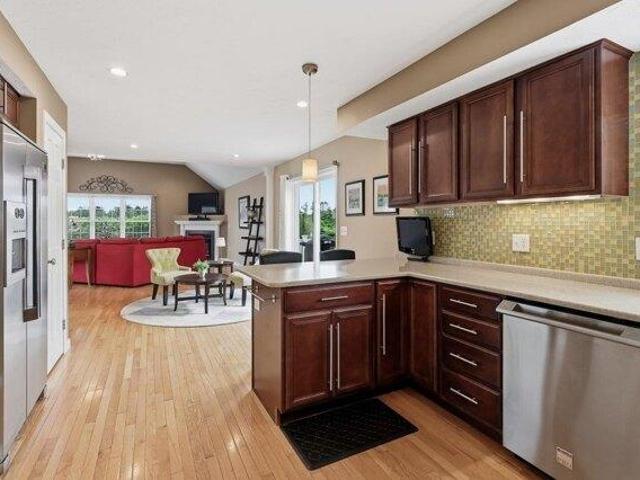 house with 3 bedroom, Somersworth NH ES103887484