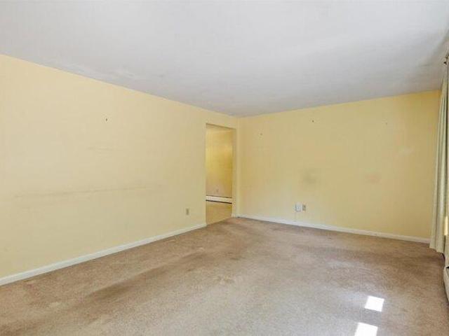 house with 3 bedroom, Somersworth NH ES104188392