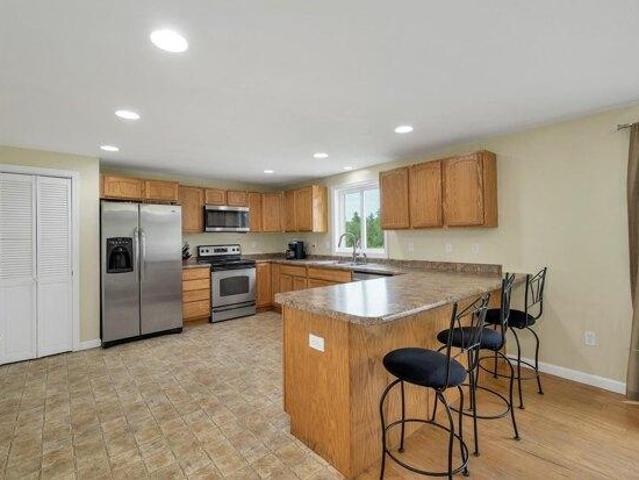 house with 3 bedroom, Somersworth NH ES105140157