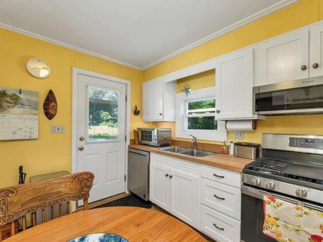 house with 3 bedroom, Somersworth NH ES105156019