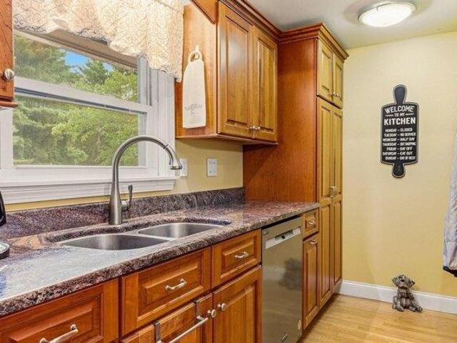 house with 3 bedroom, Somersworth NH ES105175412
