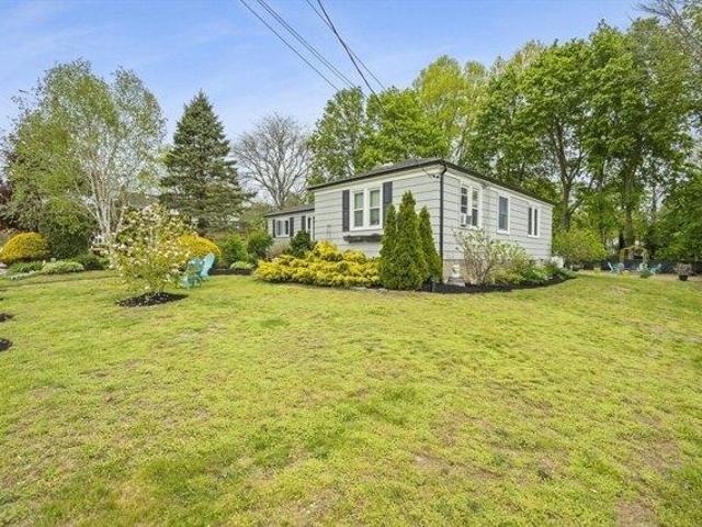 house with 3 bedroom, Somerset MA DS102585031