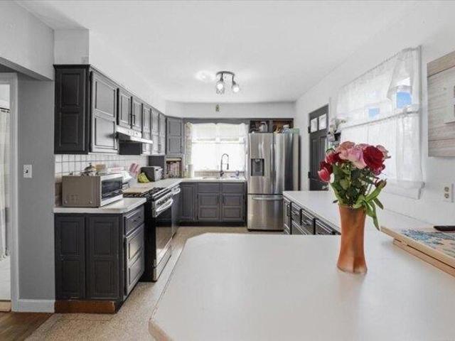house with 3 bedroom, Somerset MA DS103186422