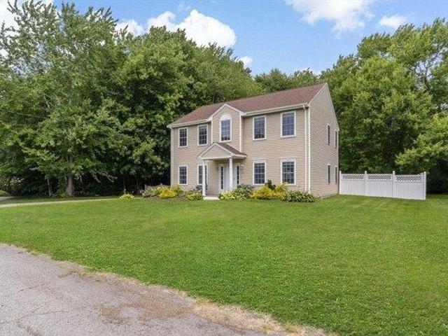 house with 3 bedroom, Somerset MA DS104330908