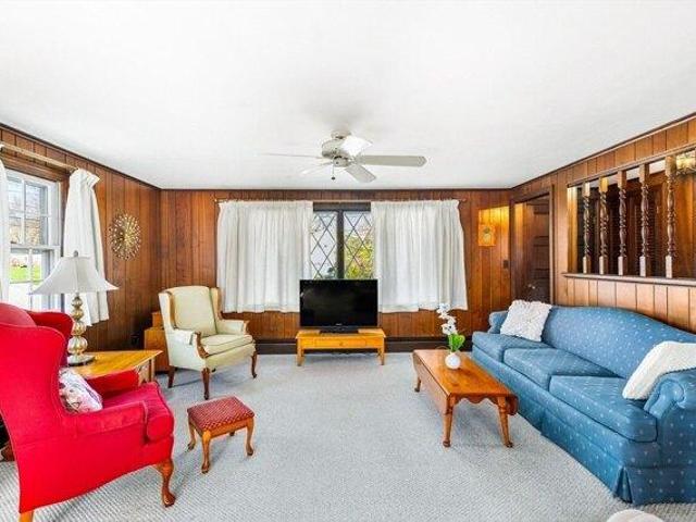 house with 3 bedroom, Somerset MA ES103249479