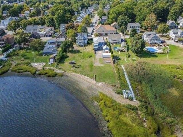 house with 3 bedroom, Somerset MA ES104011349