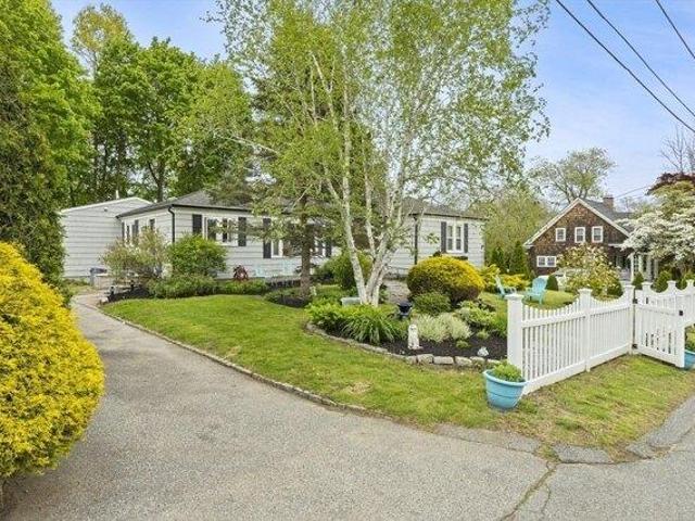 house with 3 bedroom, Somerset MA ES104263763