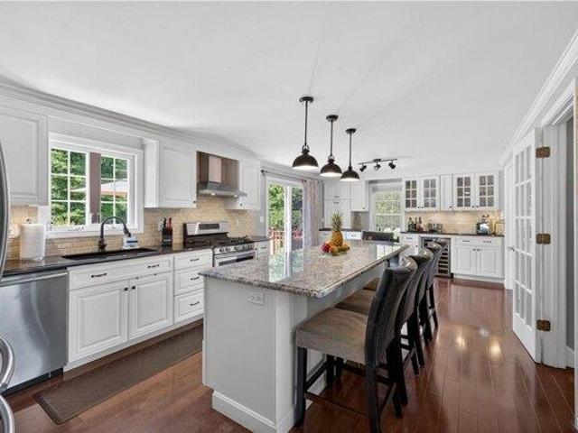 house with 3 bedroom, Somerset MA ES104920648