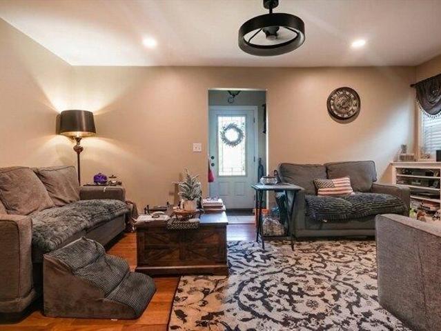 house with 3 bedroom, Somerset MA ES105105202