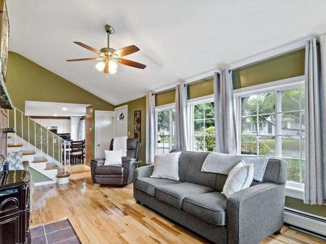 house with 3 bedroom, Somerset MA ES105117699
