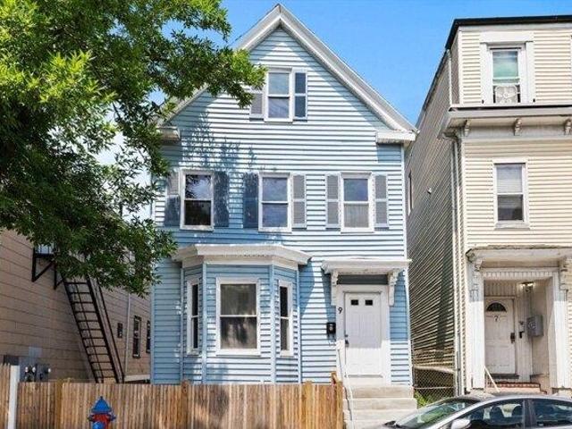 house with 3 bedroom, Somerville MA DS104011542