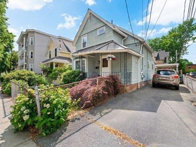 house with 3 bedroom, Somerville MA DS104151615
