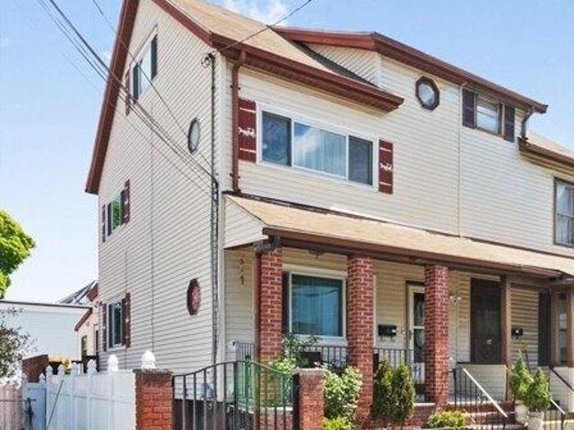 house with 3 bedroom, Somerville MA DS102726904