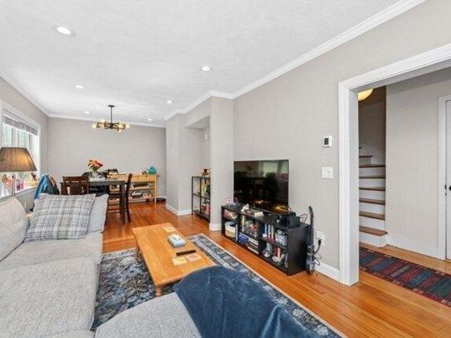 house with 3 bedroom, Somerville MA ES104043906