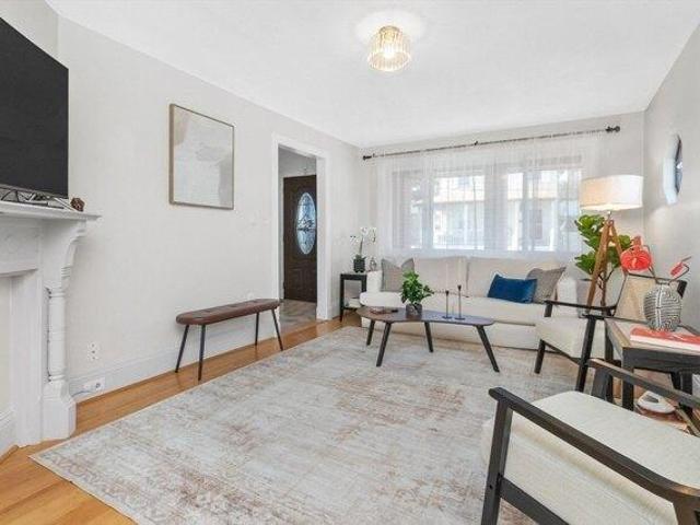 house with 3 bedroom, Somerville MA ES104607318